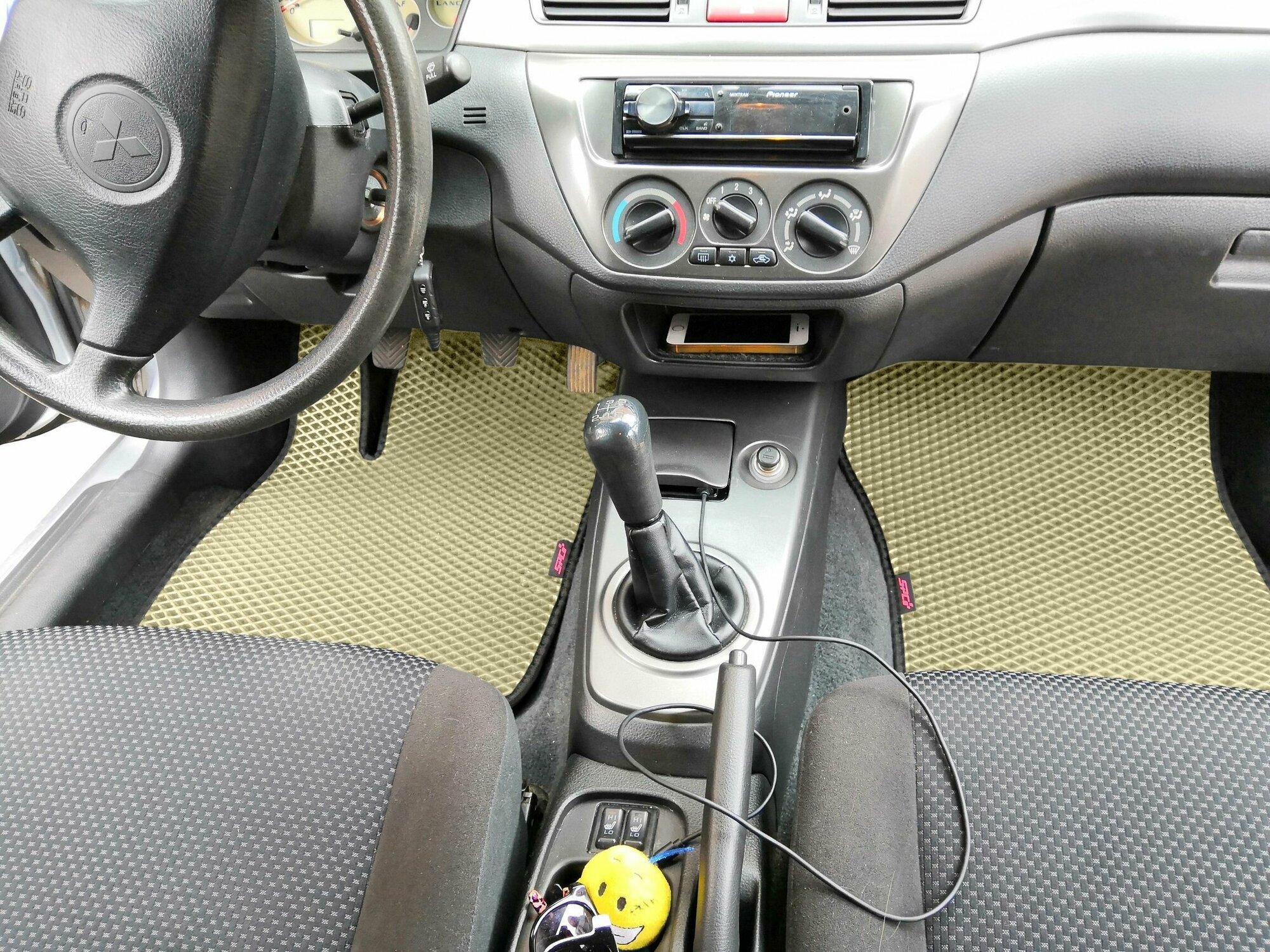 Автомобильные коврики EVA для Mitsubishi Lancer IX, 2000-2010, бежево-черный