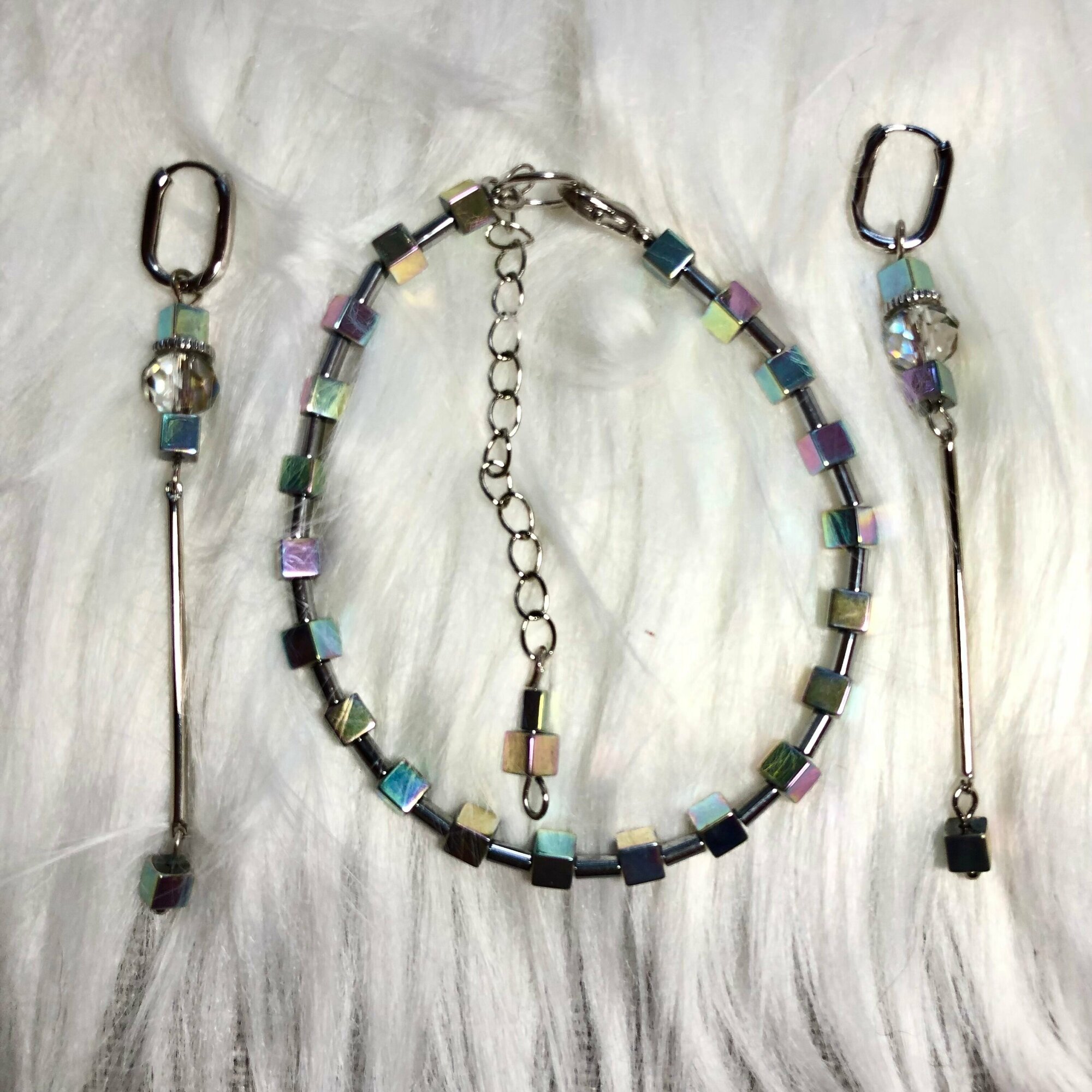 Комплект бижутерии: клипсы, гематит, авантюриновое стекло