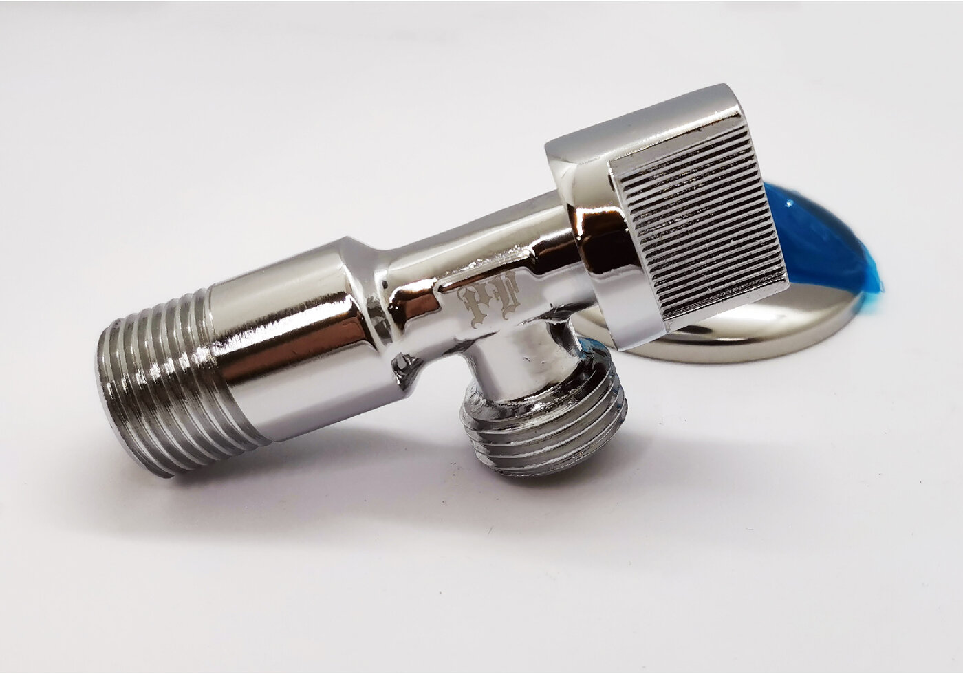 Кран шаровой угловой PROFACTOR 1/2"-1/2" легк. BAV 357