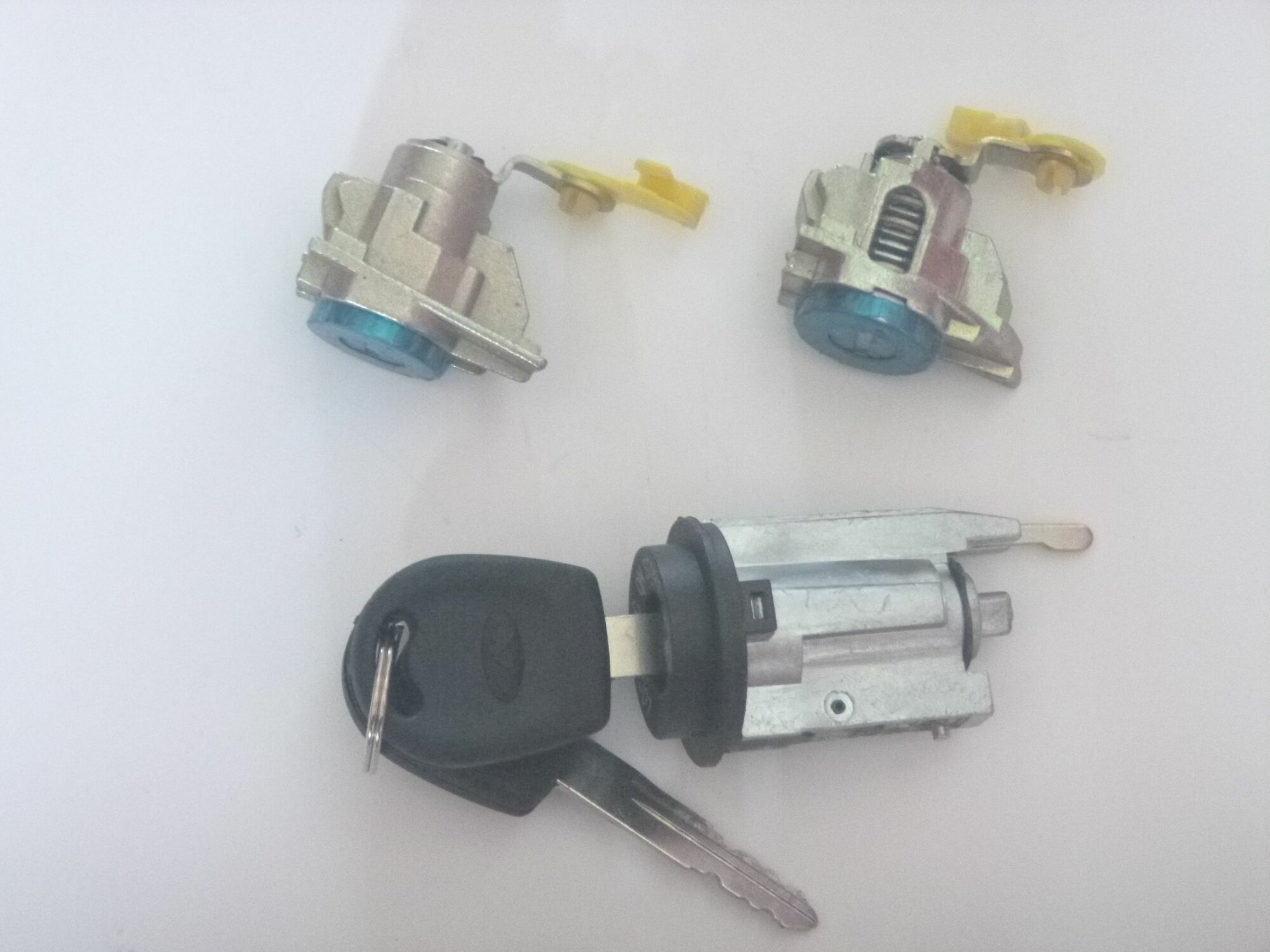 Замки личинки 2 двери и багажник Bonus (A13-8CB6205400BA)