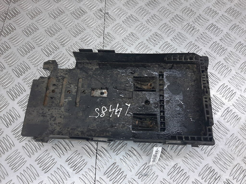 Крепление (корпус) аккумулятора Ford Galaxy 2 1484324 арт. 611708