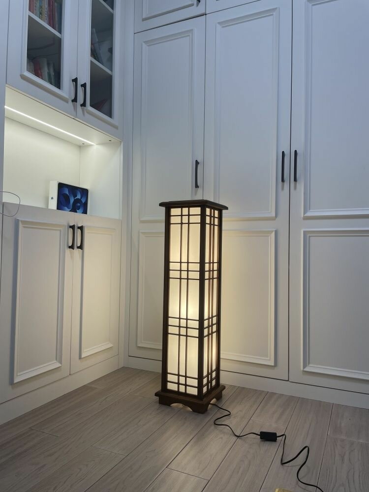 Деревянный торшер в японском стиле