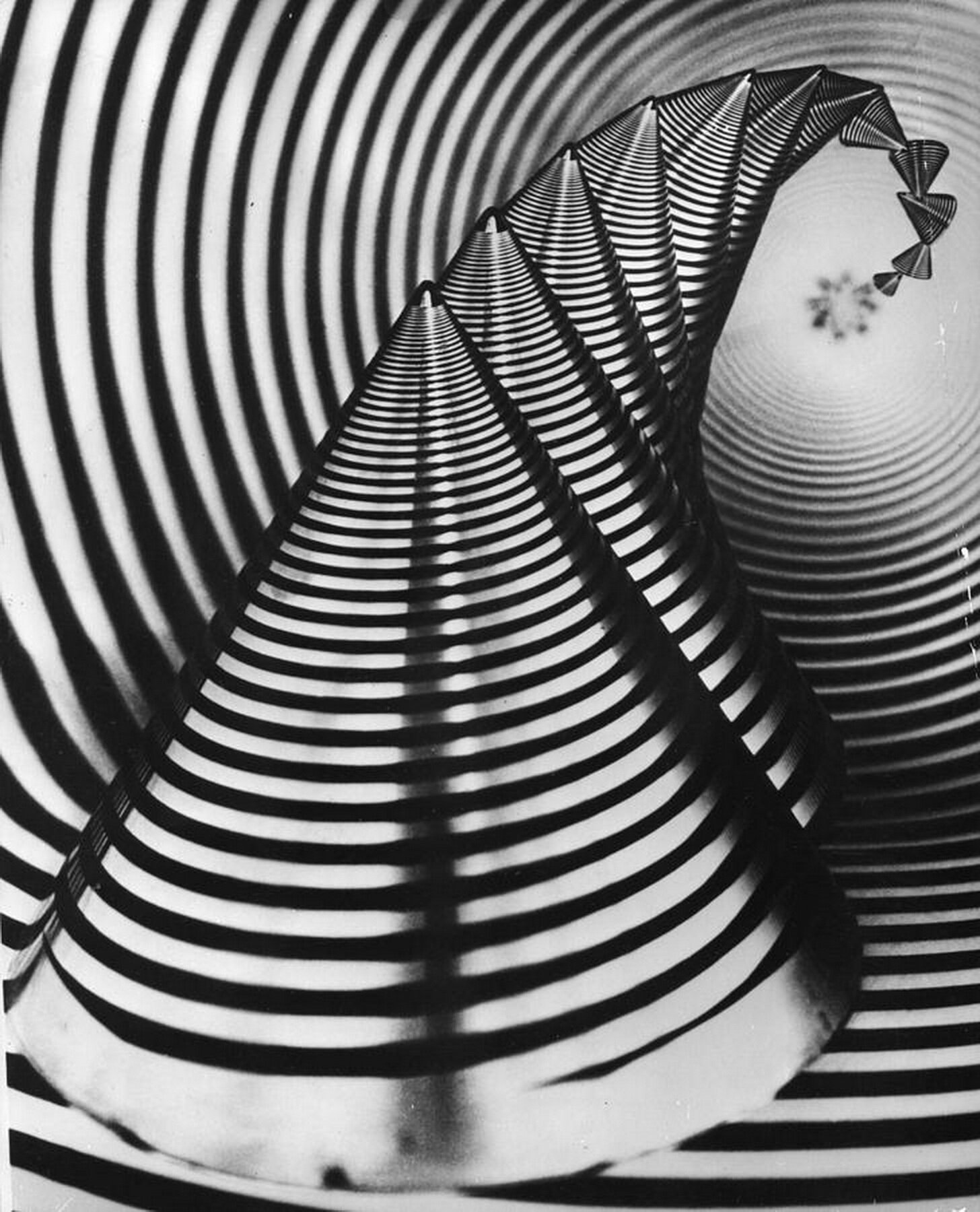 Плакат, постер фото оптической иллюзии на бумаге, размер 42х60см