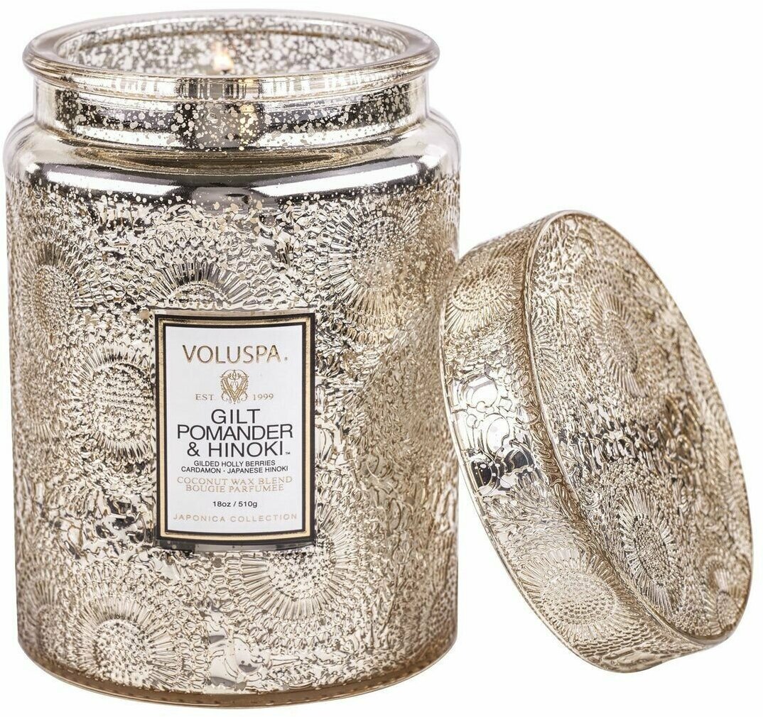Свеча ароматическая VOLUSPA "Позолоченный помандер и японский кипарис Хиноки" / GILT POMANDER & HINOKI в стеклянном подсвечнике с крышкой, 1 хлопковый фитиль, 100 ч. горения, 510 гр