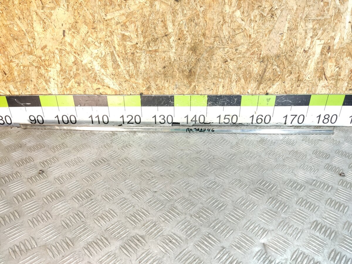 Молдинг стекла двери правой задней OPEL ASTRA H 9272602