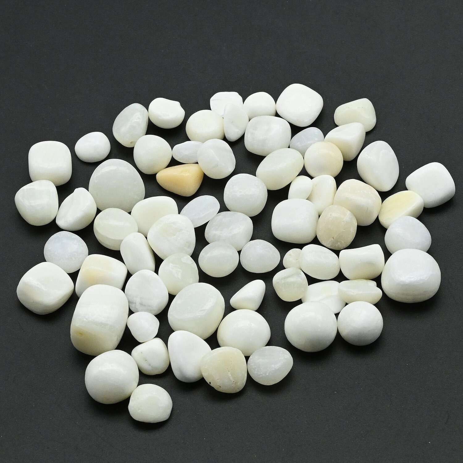 Оникс белый галтовка фракция 8-15мм, упаковка 100г .