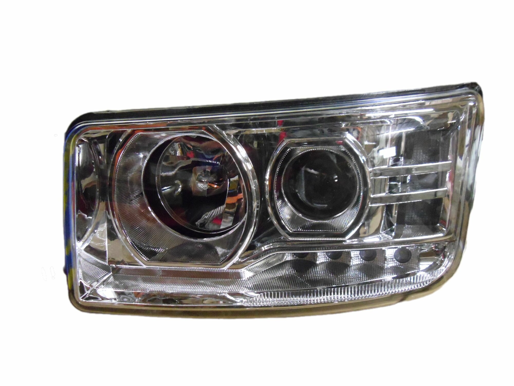 Фара Евро Камаз 5490 в сб. левая / ZTD 5490-3711011