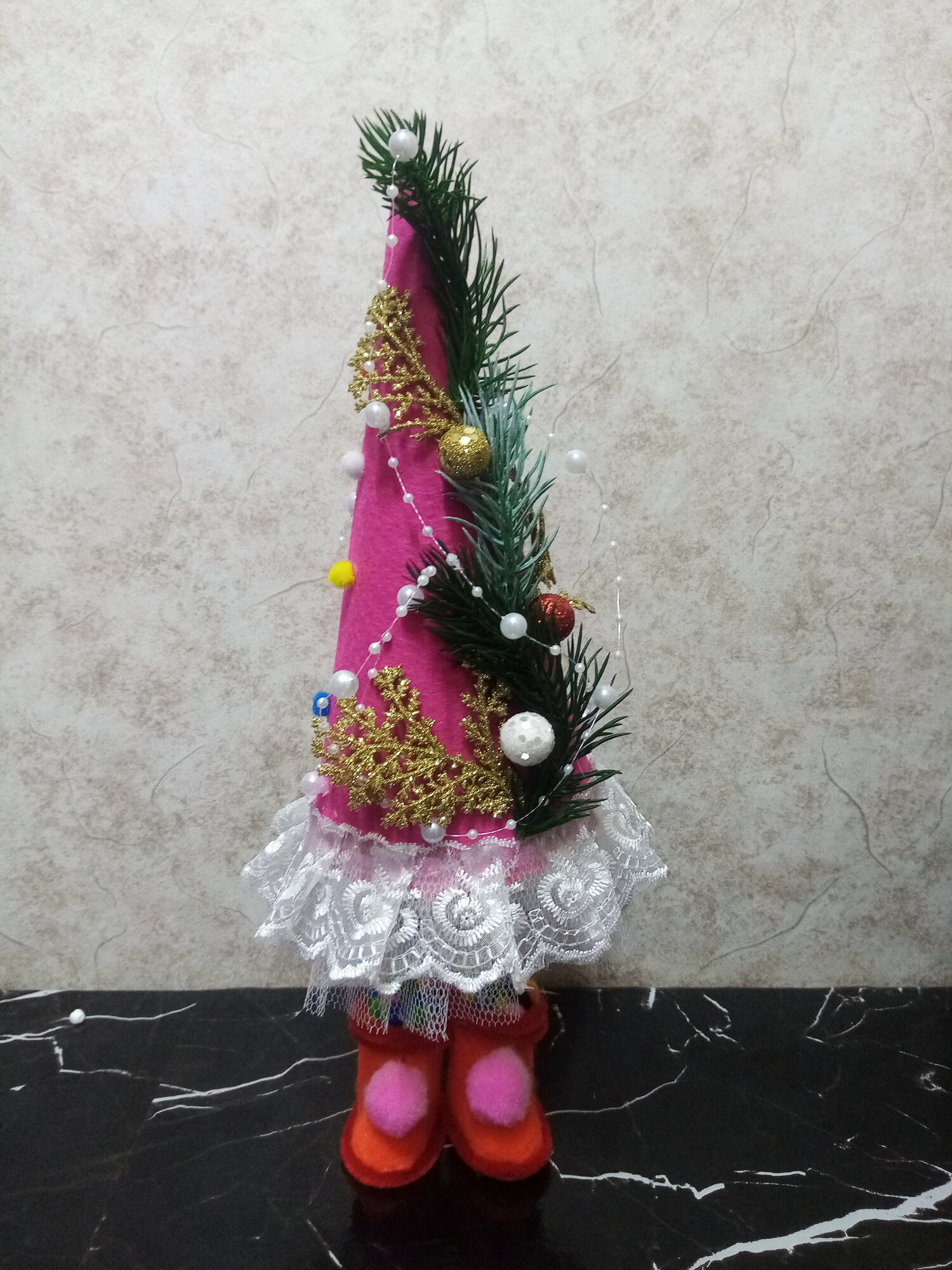 Ёлка топотушка