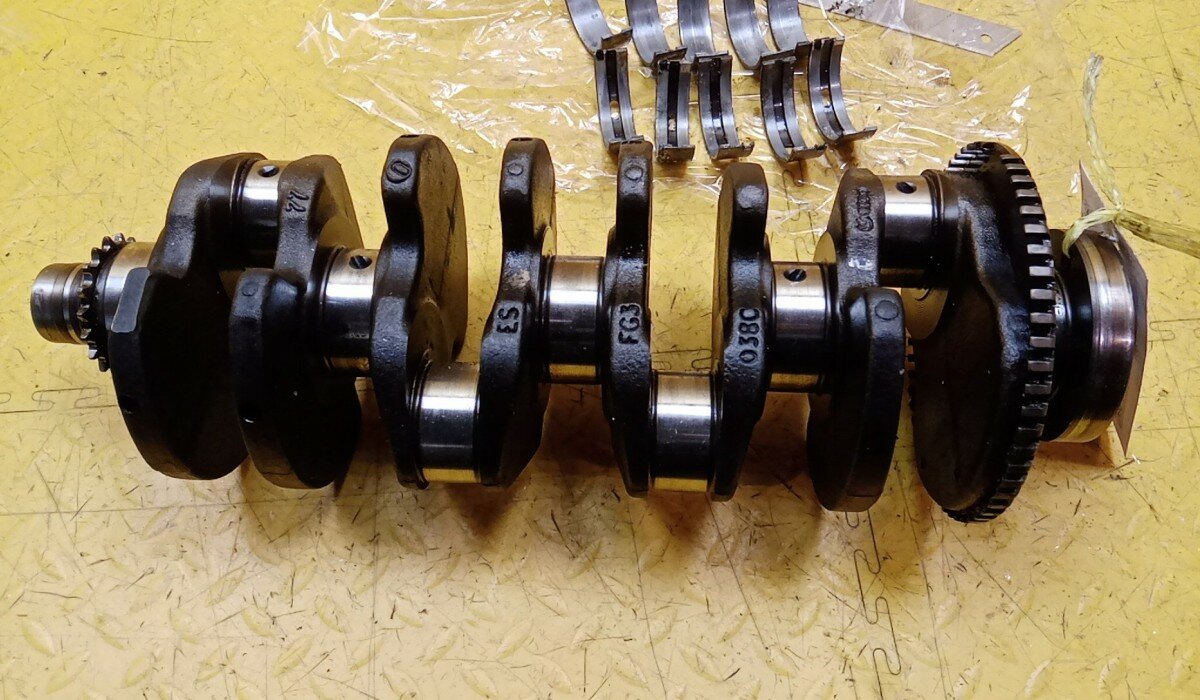 Коленвал Passat (B5+) Volkswagen 038105021C