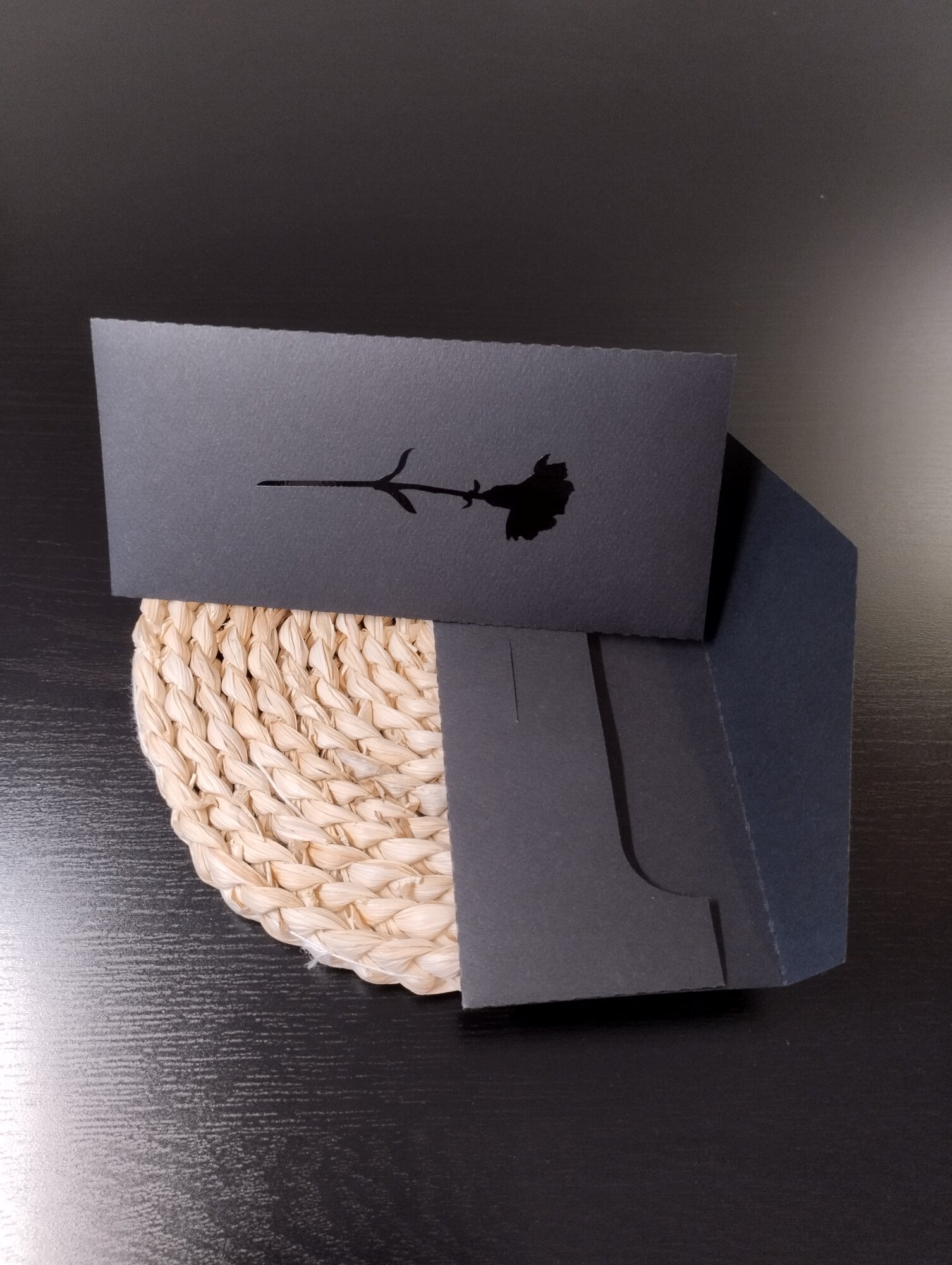 Конверт для денег "Черная гвоздика", на похороны, поминки , черный