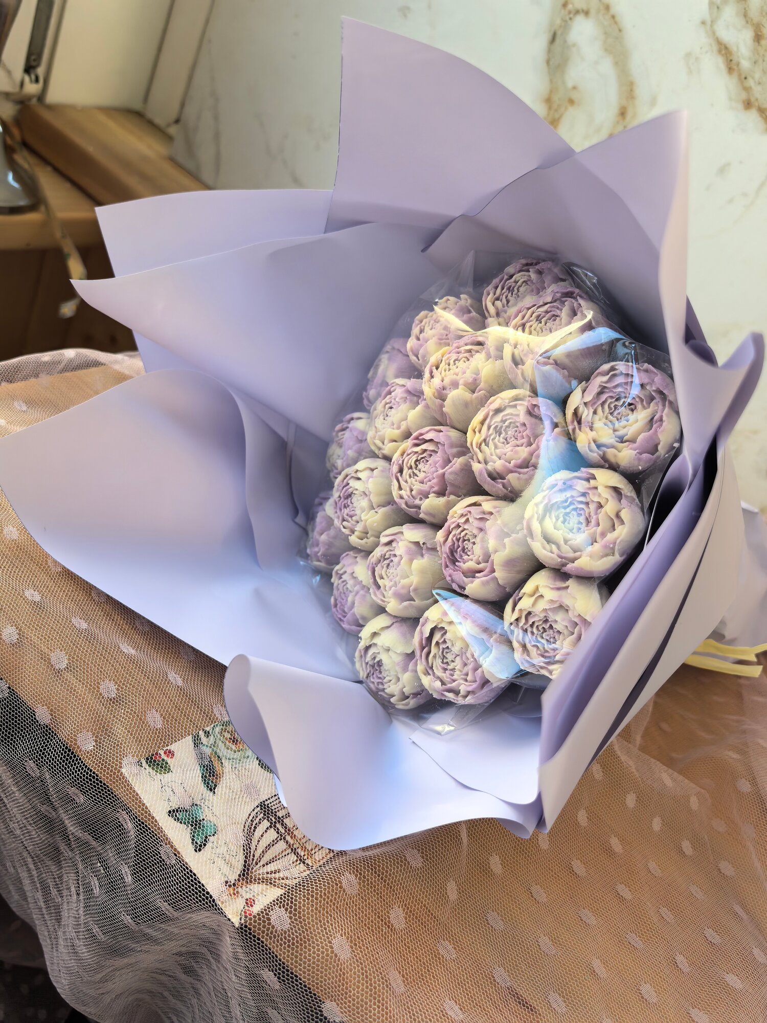 Букет из 19 шоколадных пионов