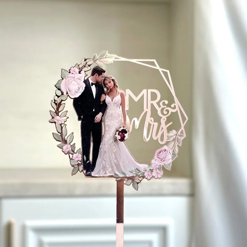 Золотой акриловый топпер для торта Mr&Mrs Love