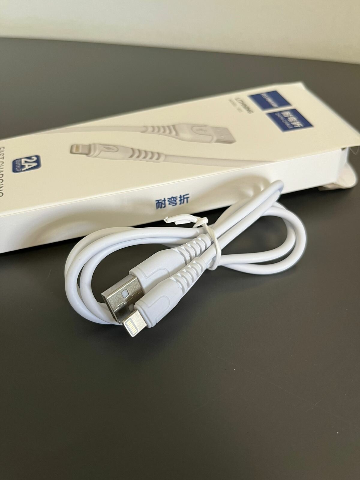 Кабель MXLY2ZM/A для зарядки iPhone, iPad, iPod, длина 1м, белый