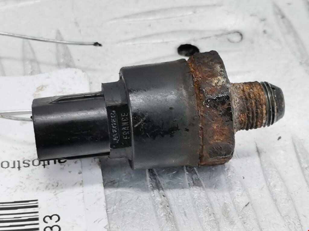 Датчик давления масла Toyota Yaris 1 8353028020 арт. 2038833