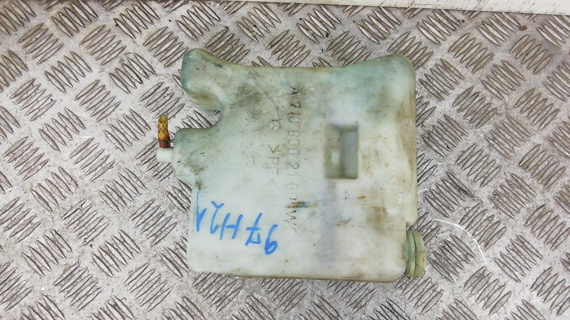 Бачок омывателя MERCEDES BENZ E-CLASS W210, Номер A2105000349, A2105000249, 2105000249, 2105000349