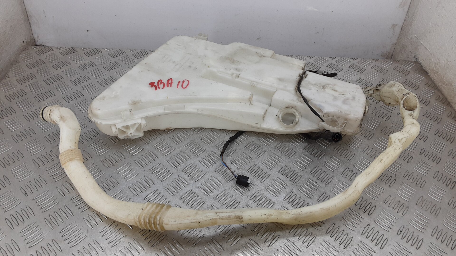 Бачок омывателя BMW 5 F10/F11