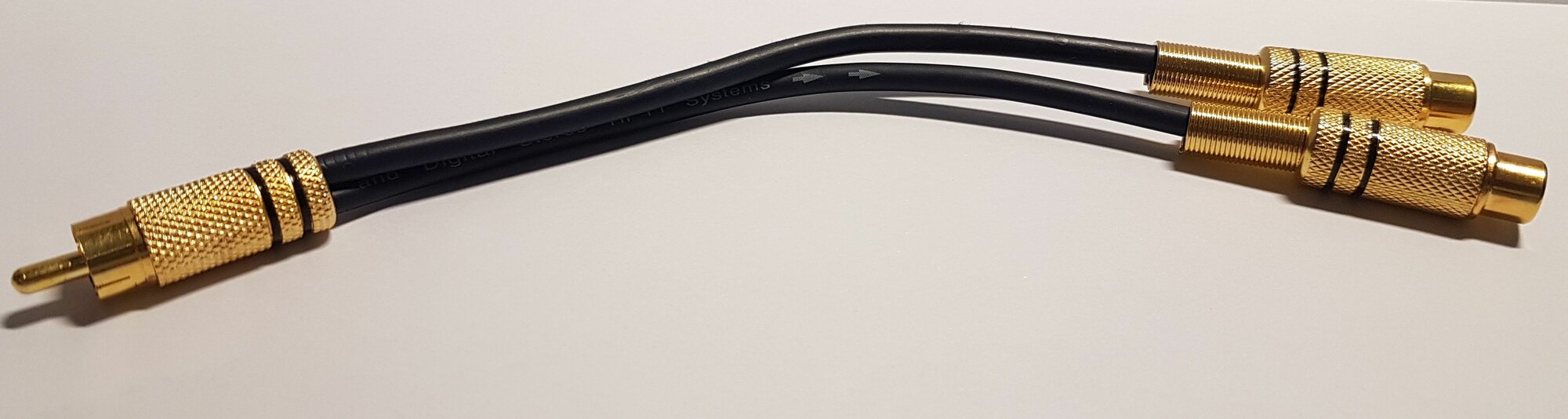 Кабель Шнур-переходник 1 штекер RCA- 2 гнезда RCA (металл)Gold. Длина 0,2м