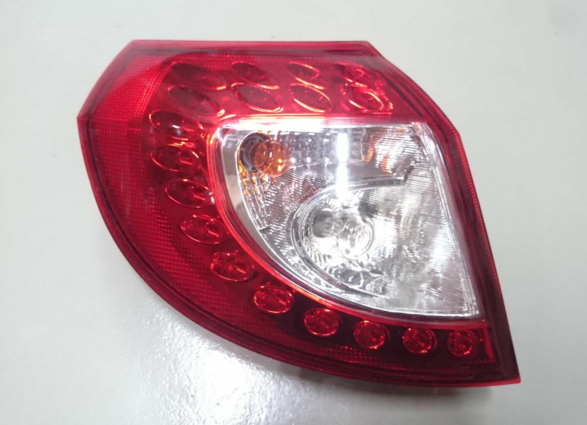 Фонарь задний левый X7 (1017001040)