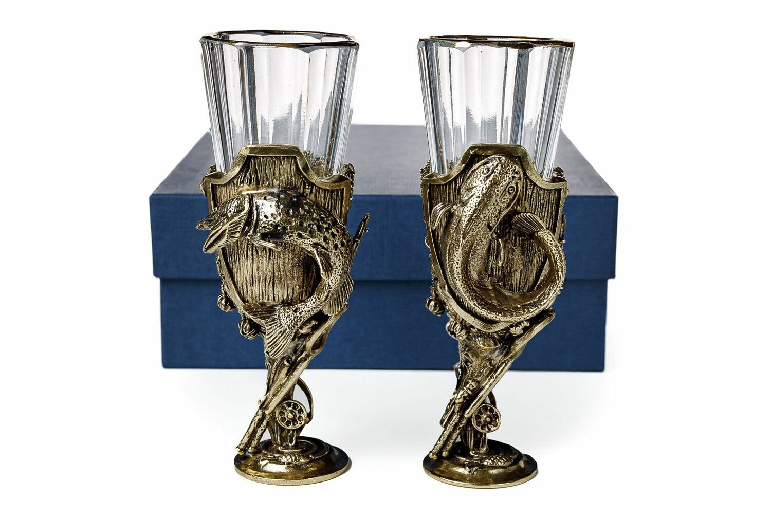 Подарочный набор рюмок лафитников для мужчины "Рыбалка"( щука, сом). Ручное литье Россия.