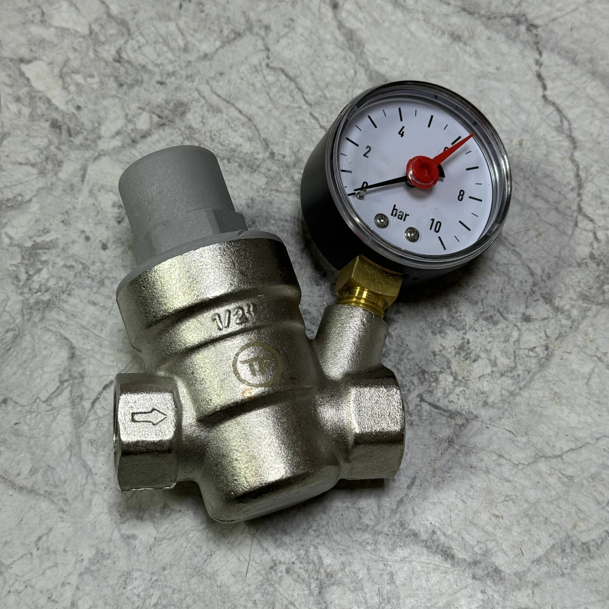 Редуктор давления THERMOFIX 1/2" мембранный с манометром до 10 бар