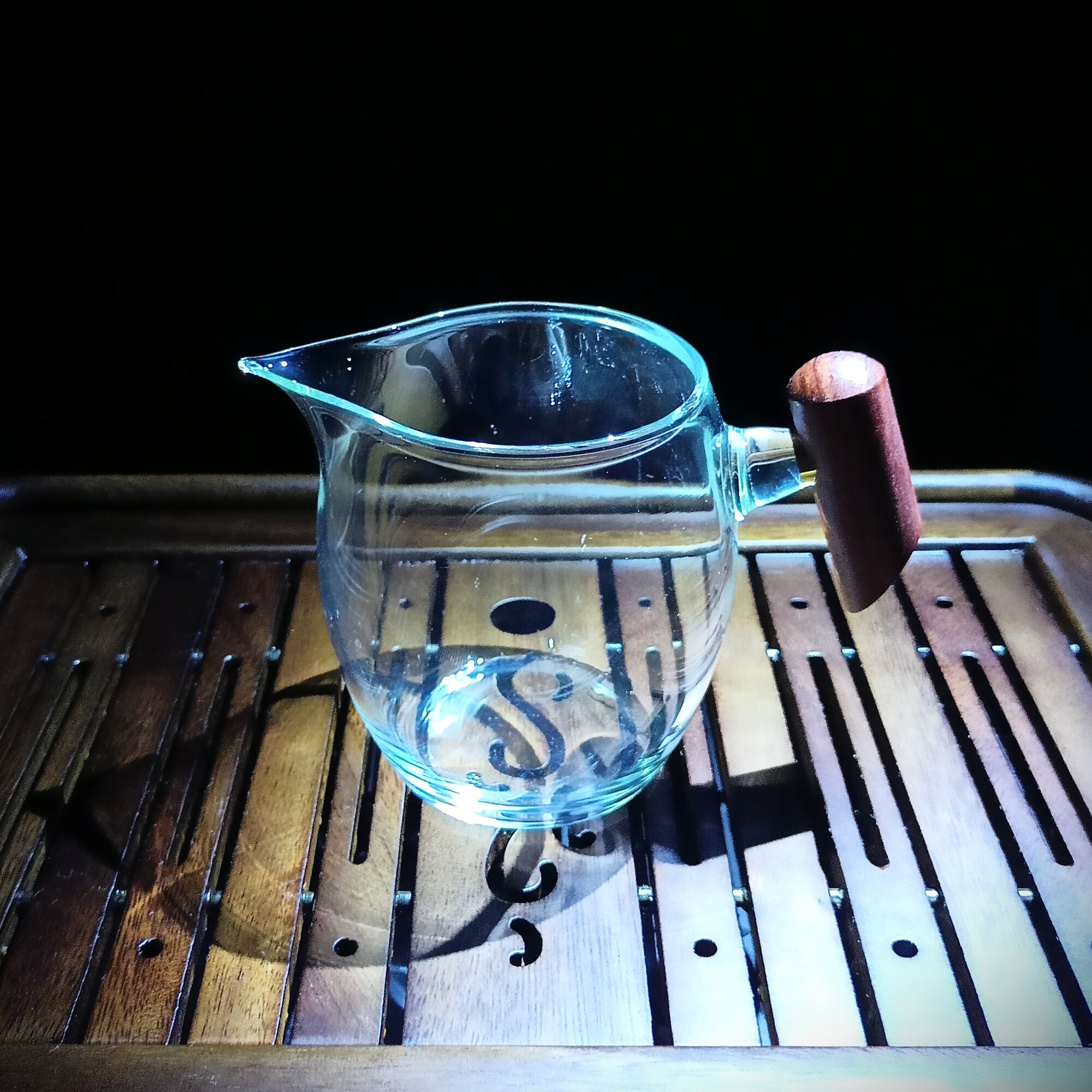 Чахай стеклянный с деревянной ручкой "Открытый", объём 330 мл. Китай.