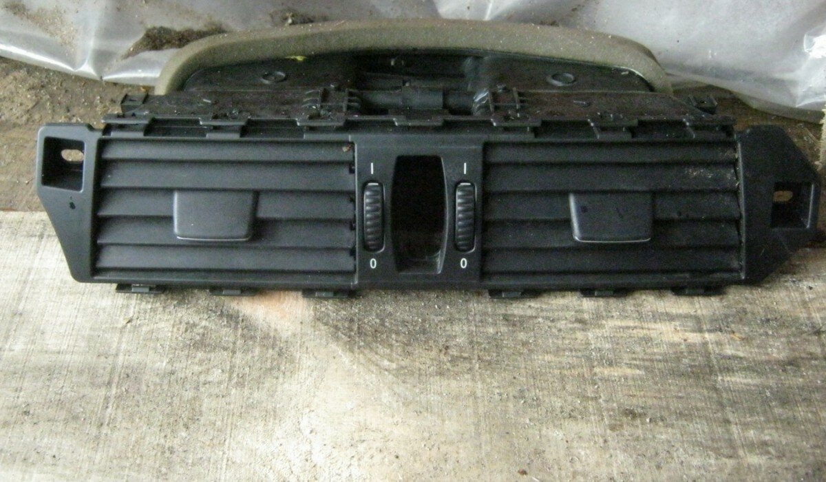 Дефлектор воздушный 5-серия E60/E61 BMW 64226910734