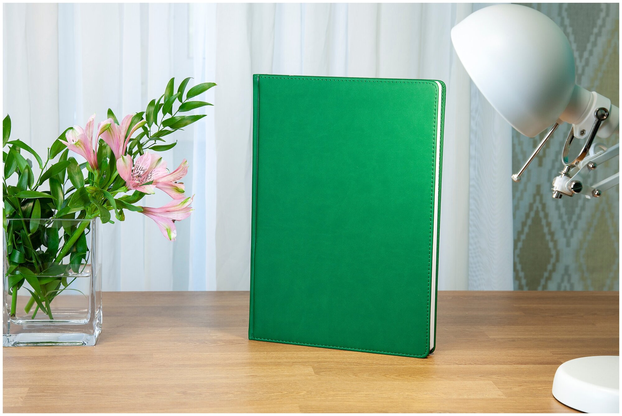 Ежедневник Альт недатированный, А4 (210 х 300 мм), зеленый, 272 стр, VELVET, Арт. 3-116/05
