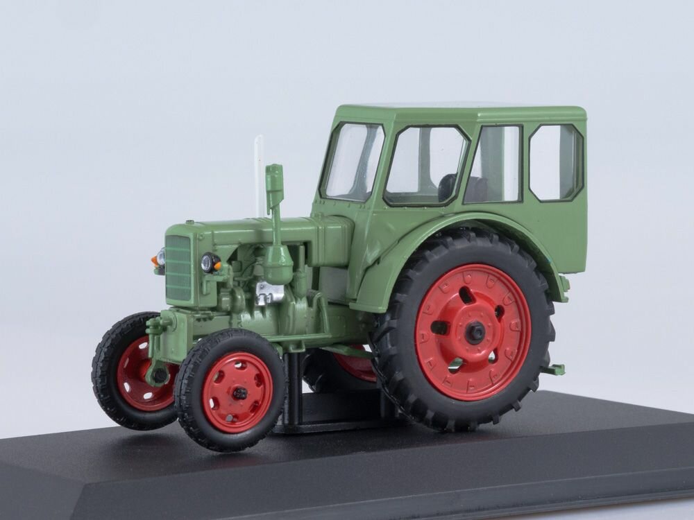 Масштабная модель трактор IFA RS О4-30 №93