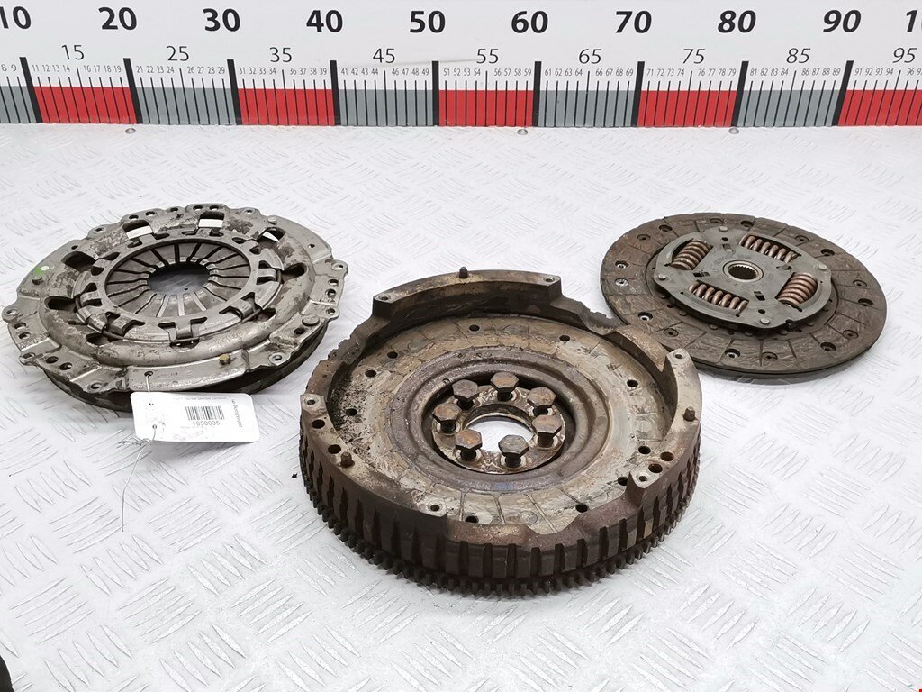 Маховик (демпфер сцепления) Renault Clio 3 8200447575 арт. 1858035