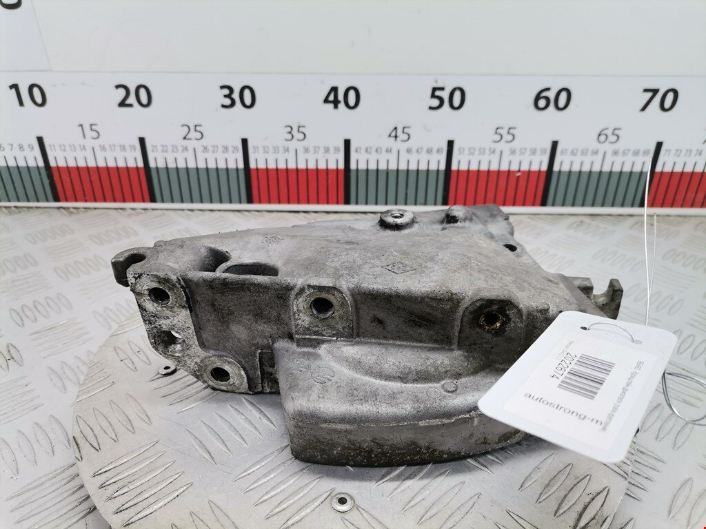Кронштейн (крепление лапа) двигателя Renault Clio 3 8200591131 арт. 2022674