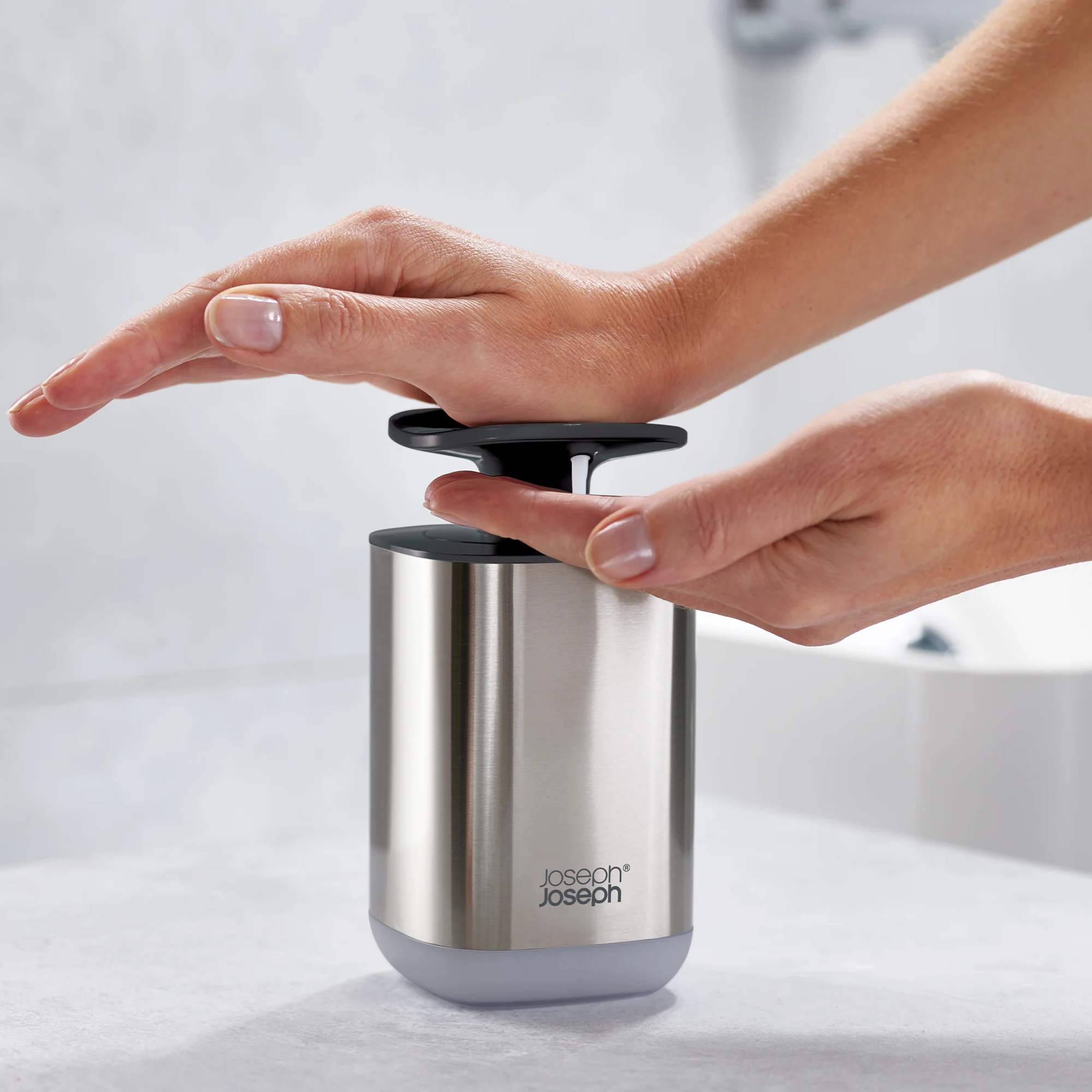 Дозатор для жидкого мыла Joseph Joseph Presto Steel, нержавеющая сталь