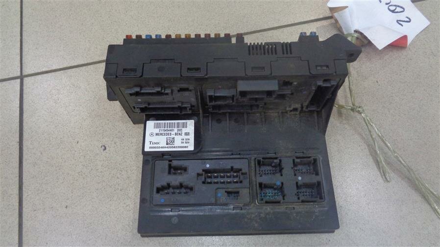 Блок предохранителей подкапотный от Mercedes-Benz E-Сlass W211 2002-2009