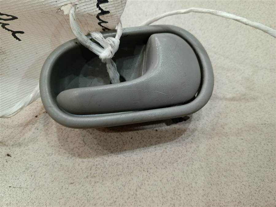 Ручка двери внутренняя левая от Mazda Demio DW 1996-2002