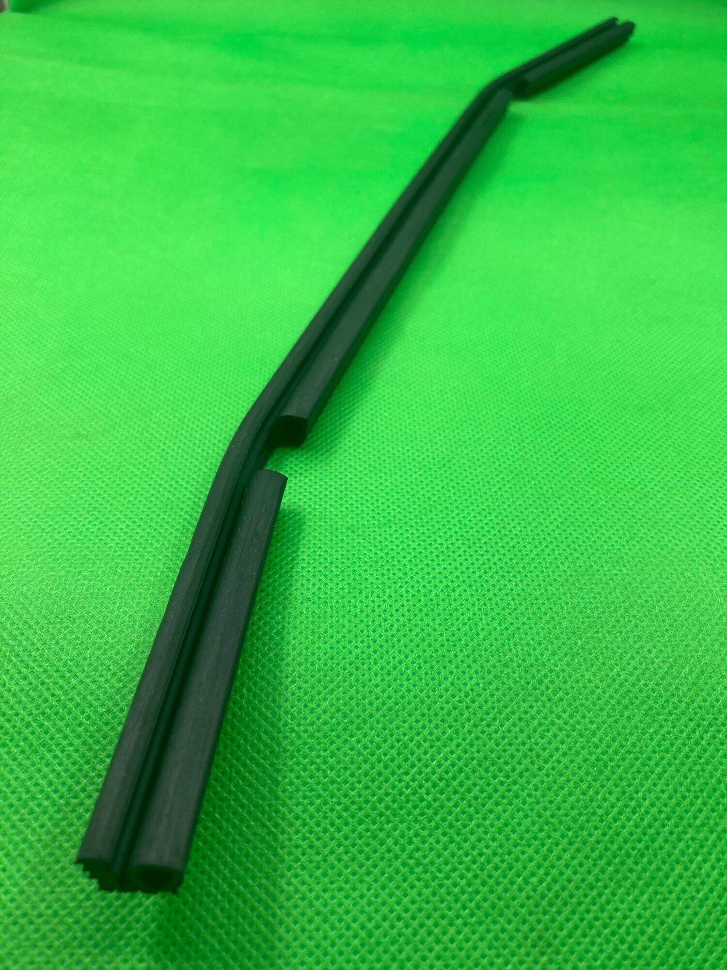 Уплотнитель двери нижний для посудомоечной машины Aeg, Electrolux, Zanussi