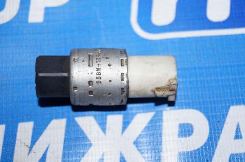 Датчик кондиционера Ford Focus 1 седан 2.0L SPLIT PORT 2002 (б/у) 95BW19E561AA