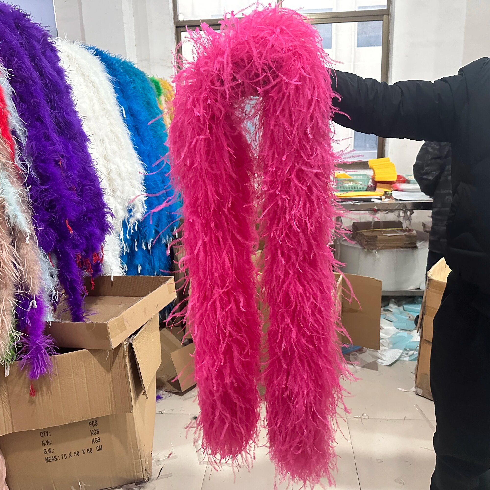 Боа из страусиных перьев 2 метра Розовый, 1 PLY, Watermelon Red