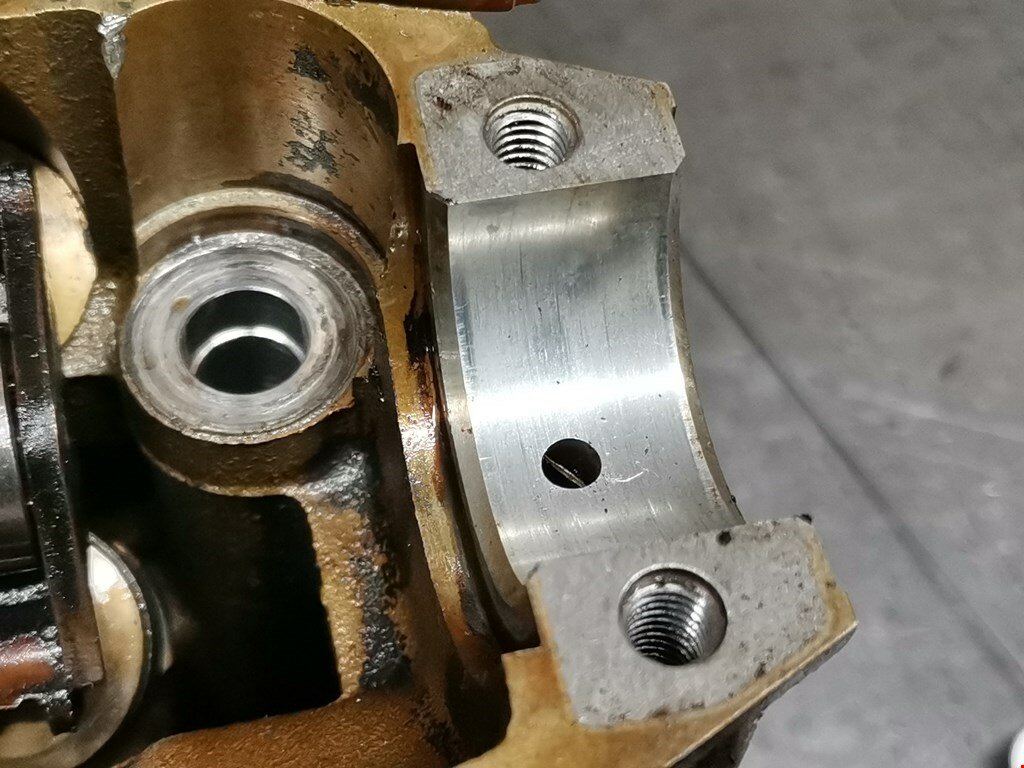 Головка блока цилиндров (ГБЦ) Opel Astra H 55568429 арт. 2025063