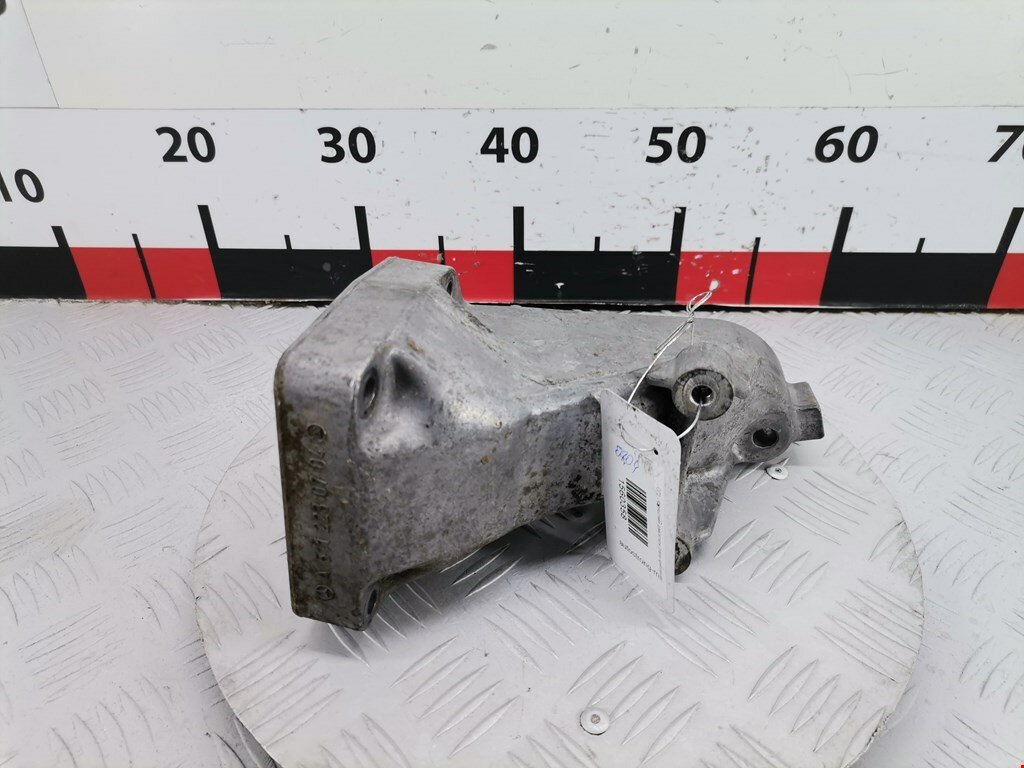 Кронштейн (крепление лапа) двигателя Mercedes E-Class (W211) A6112230704 арт. 1560358