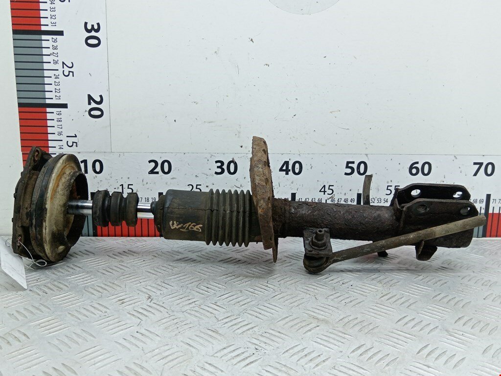 Амортизатор передний правый Nissan Note (E11) E4302BH01A арт. 1861379