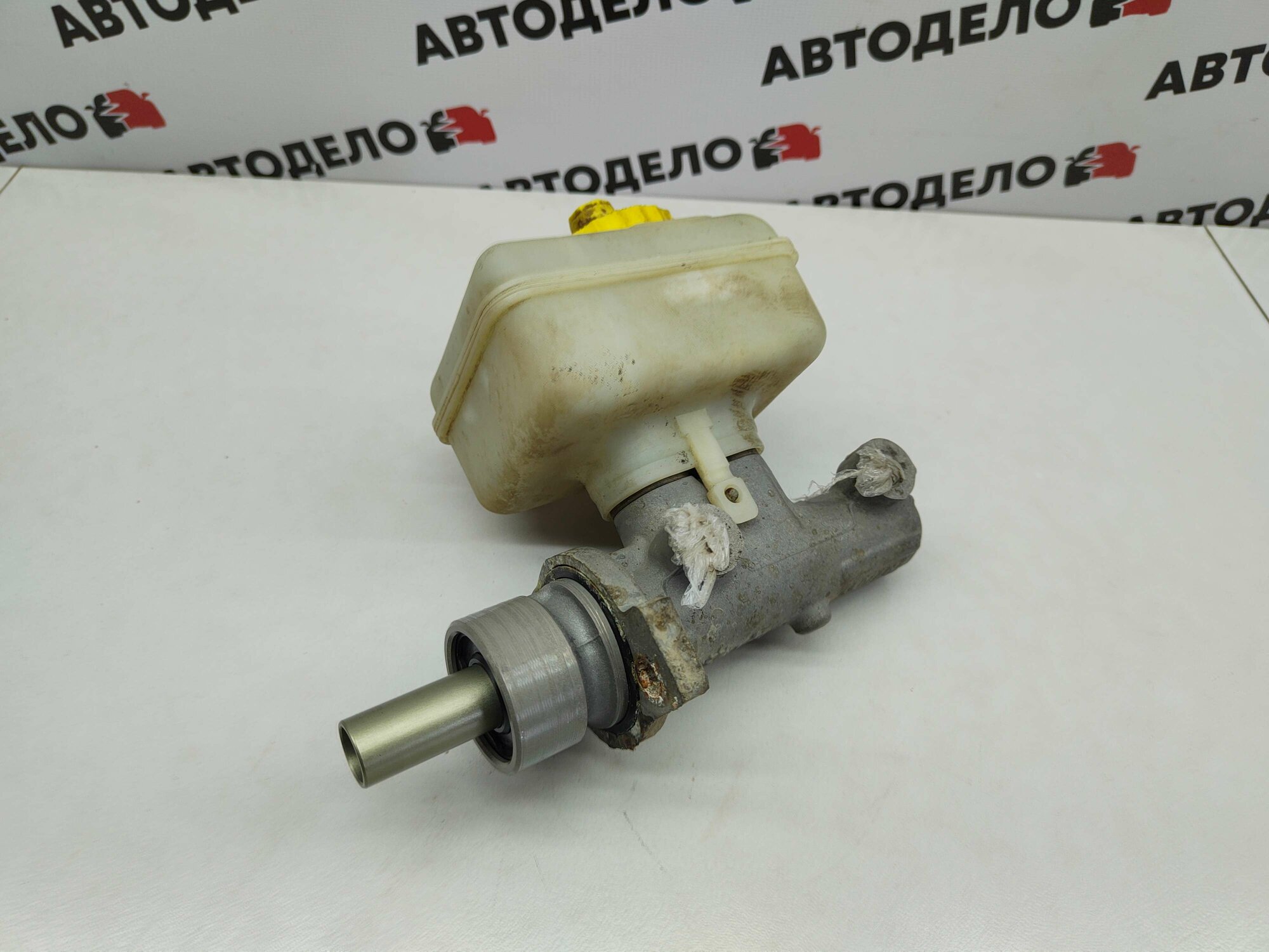 Главный тормозной цилиндр Volkswagen Golf MK4