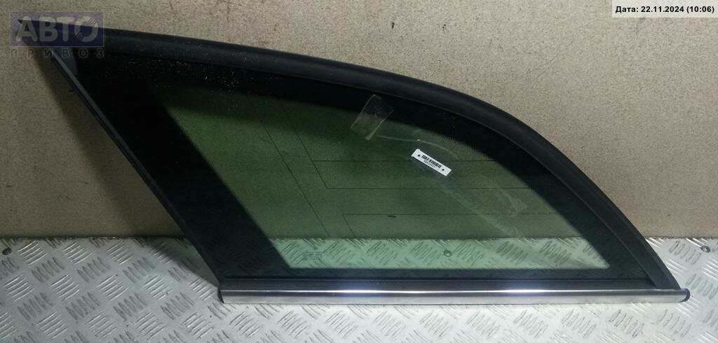Стекло кузовное боковое заднее левое Mercedes C-Class W204 (2007-2015)