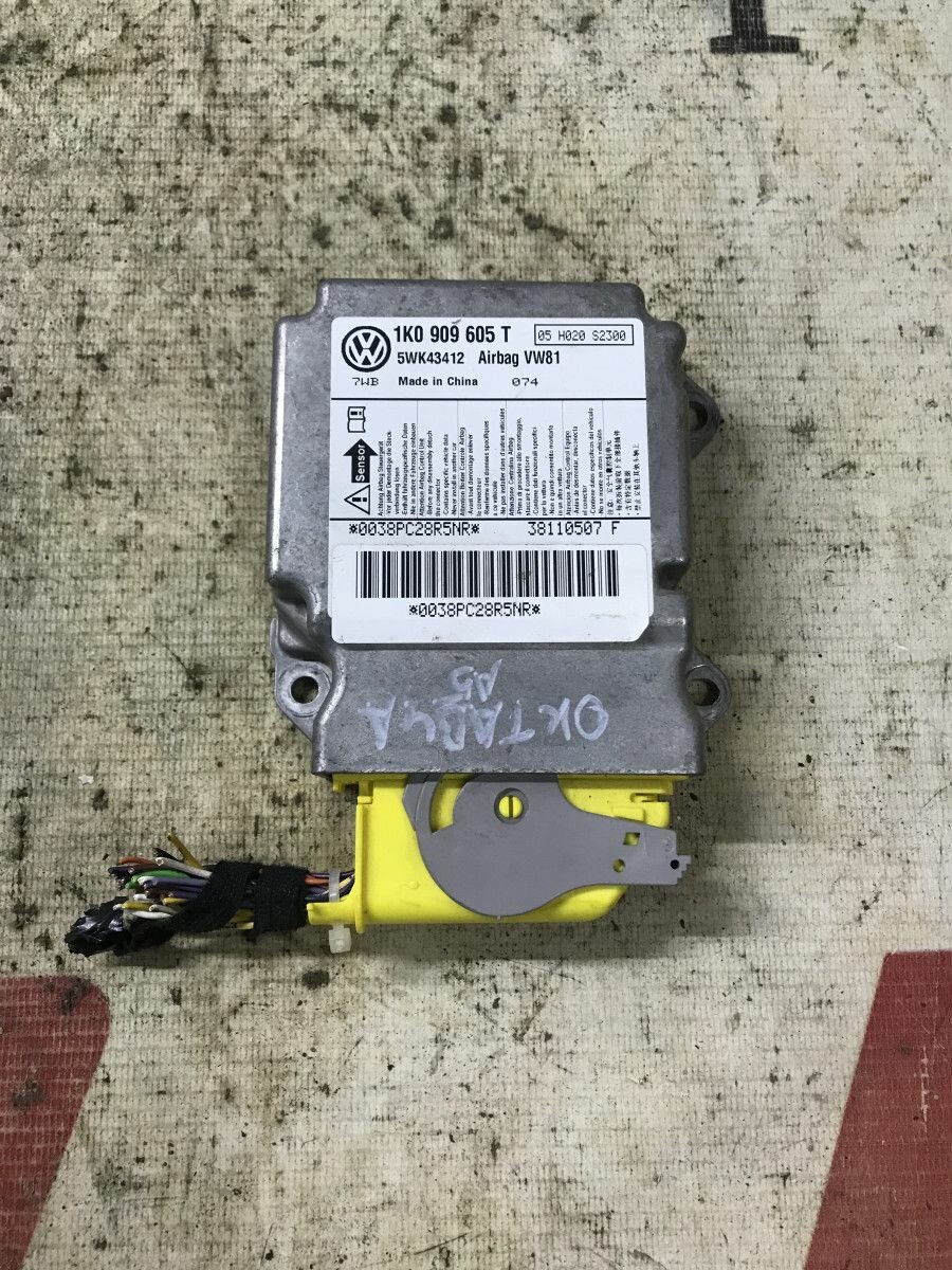 Блок управления AIR BAG Skoda Octavia II рестайлинг (2008—2013) 1K0909605T