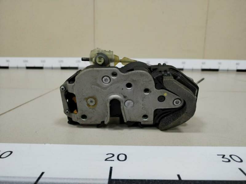 Замок двери задней левой Opel Astra J 2010-2017 кат.номер: 13578022