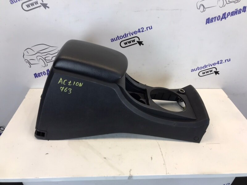 Б/У подлокотник SsangYong Actyon Sports 2007 QJ D20DT . Комплектность на фото. Хорошее состояние. 35337 SSANG YONG арт. 779...