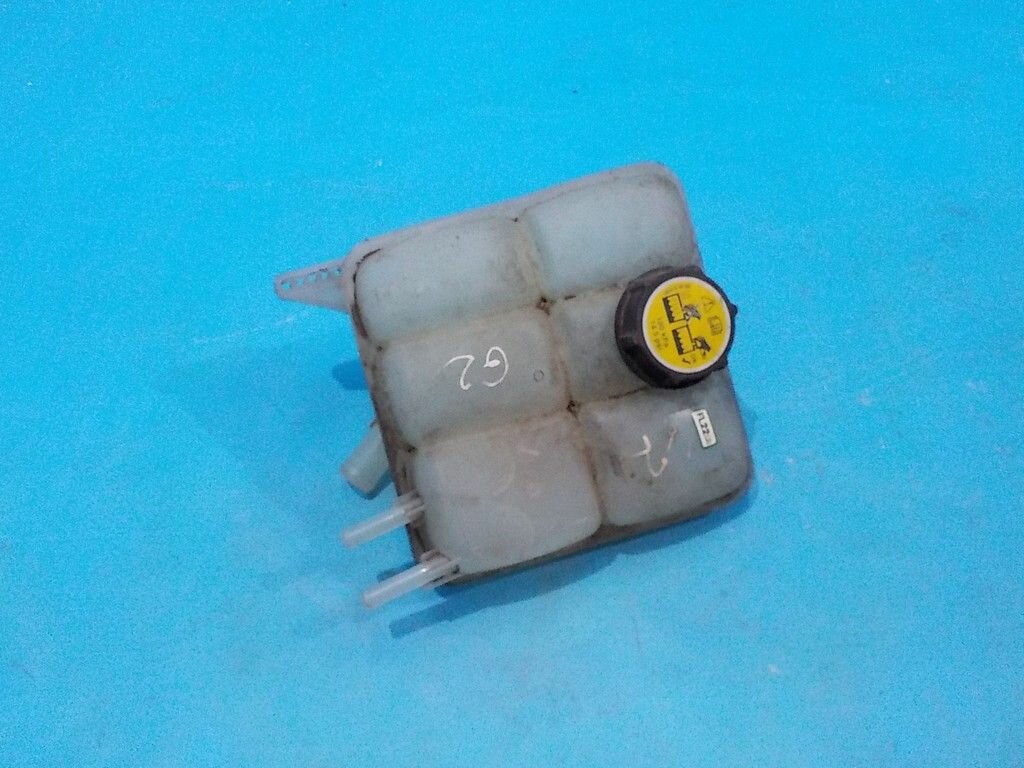 Бачок расширительный MAZDA 3 (BK) 2003-2009 LF8B15350B - Б/У