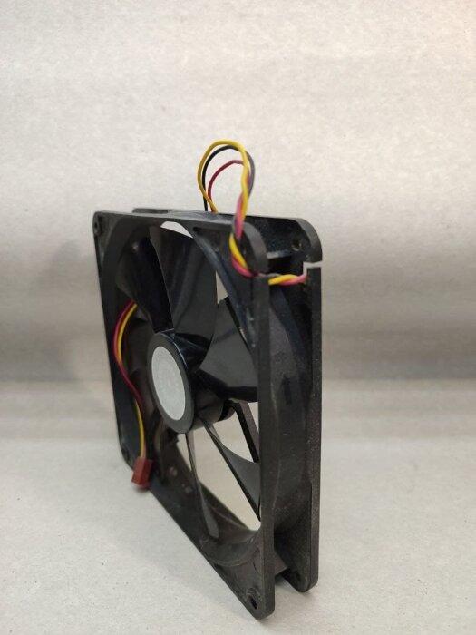 Вентилятор 140X140X15 Cooler Master a14025-10cb-3bn-f1 12V 0.14A 3 Pin