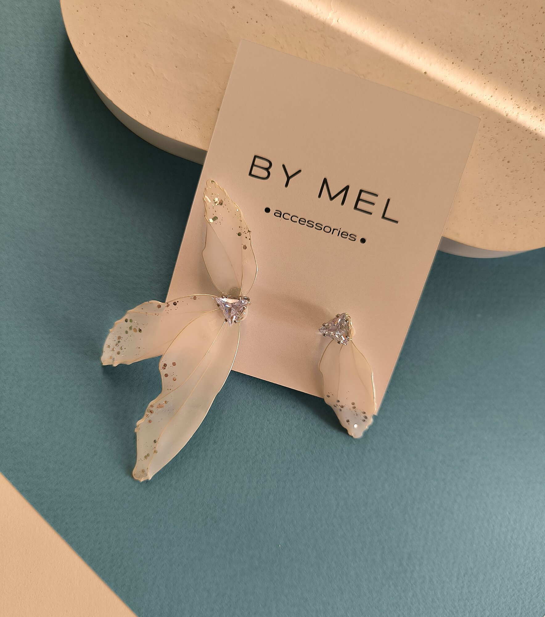 Серьги, эпоксидная смола, циркон