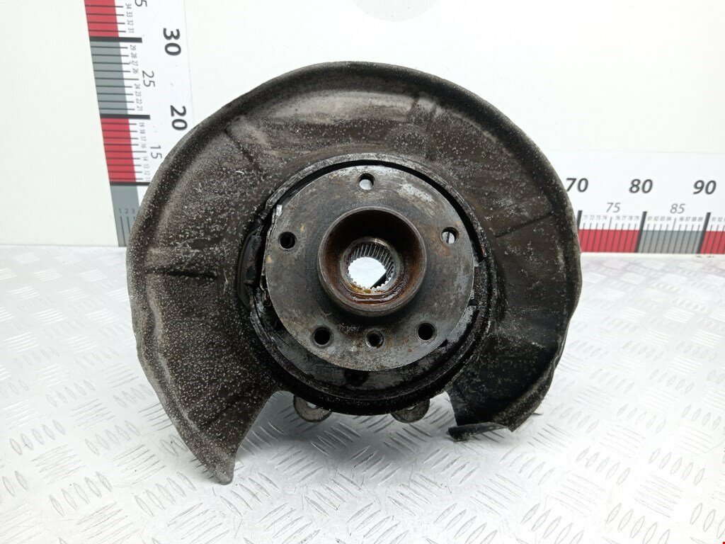 Кулак задний правый BMW 6-Series (E63/E64) 33326763120 арт. 1924693