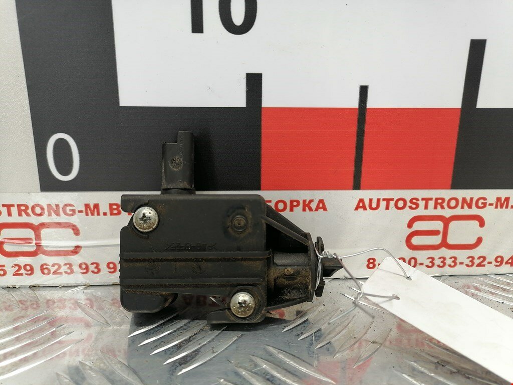 Сервопривод (электропривод моторчик привода) лючка бензобака Citroen C6 661535 арт. 752589