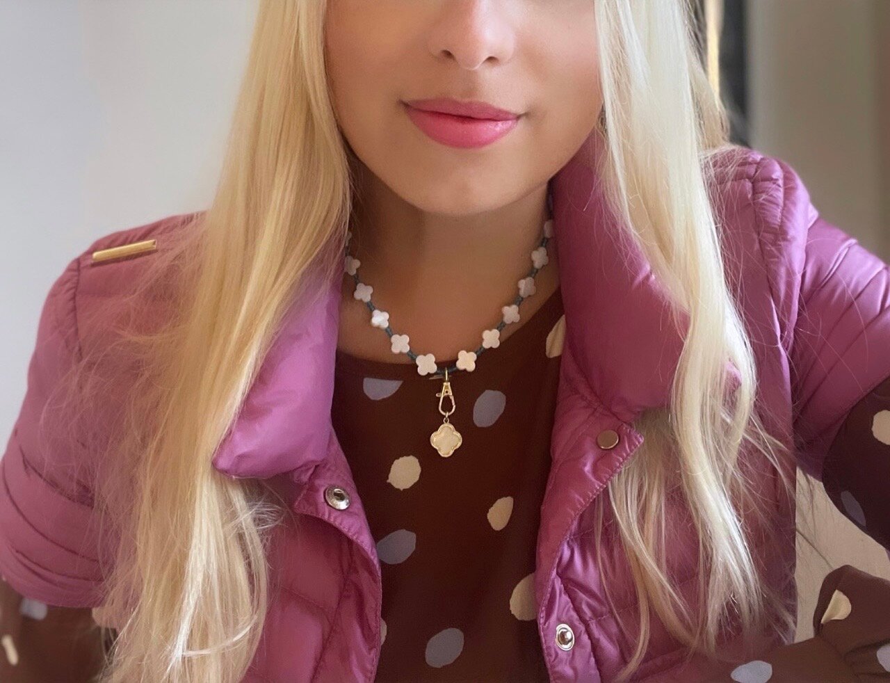 Колье Jewellery by Marina Orlova, перламутр, шпинель синтетическая, длина 43 см, белый — фото 1